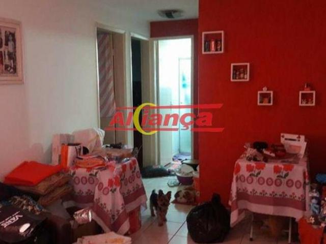 Apartamento a venda no Jardim Presidente Dutra, com 2 quartos, sala, cozinha, área de serviço, uma v