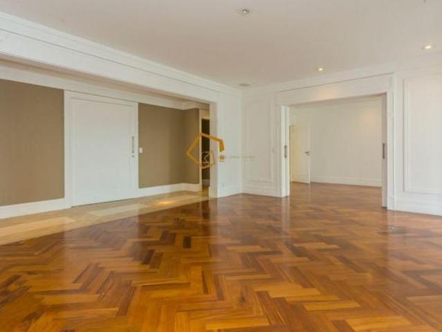 Apartamento à venda no Jardins