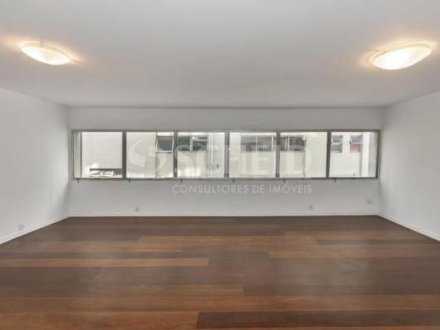 Apartamento á Venda no Jardins com 176m², 3 quartos sendo 1 suíte, 2 vagas