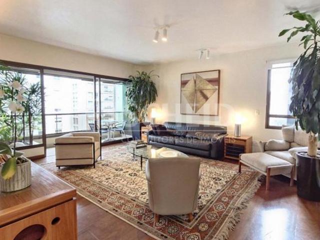 Apartamento á Venda no Jardins com 178m², 2 quartos sendo 2 suítes, 2 vagas
