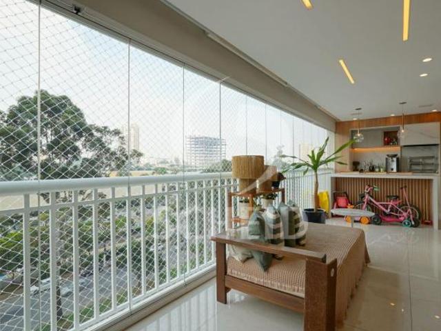 Apartamento à venda no JCond Vista Golf com 181m, 3 quartos,1 suíte, 2 vagas. Jd Marajoara
