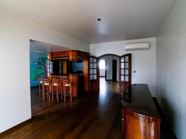 Apartamento à venda no Lourdes