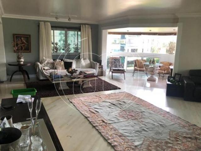 Apartamento a VENDA, no PANAMBY, 290 M ÚTEIS, 4 vagas, PÉ NO PARQUE!