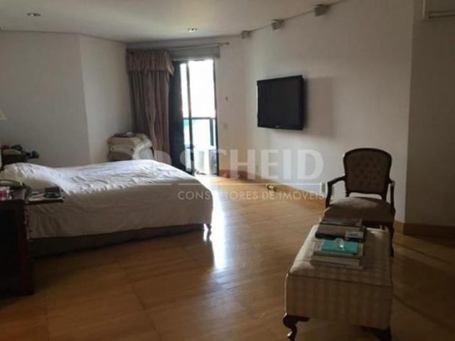 Apartamento à venda no Panamby