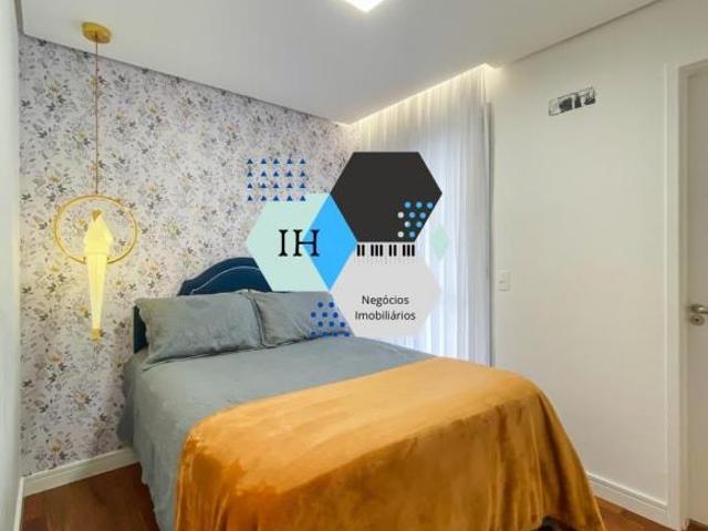 Apartamento a venda no Panamby com pé direito duplo e mezanino sendo 4 Suítes, 1 master com banheira