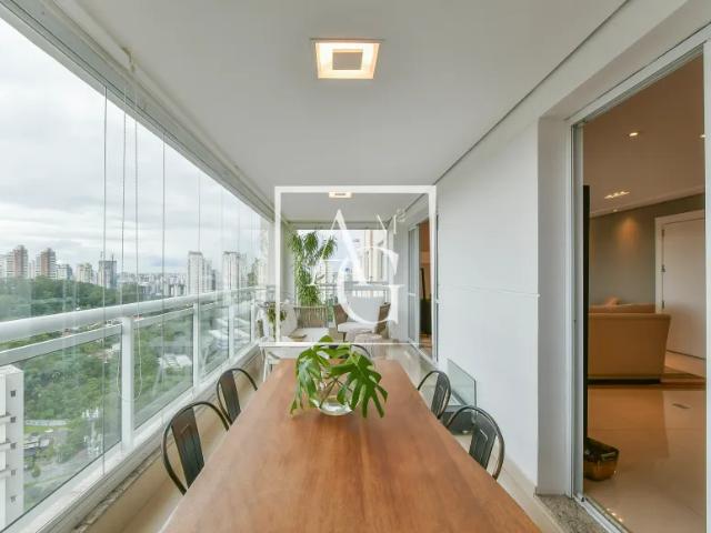 Apartamento à venda no Panamby de 200 m² e 4 dormitórios com vista privilegiada