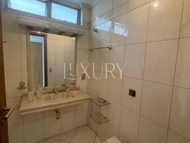Apartamento à Venda no Paraíso, 200m², 3 quartos sendo 1 suite, 2 vagas. Oportunidade Única