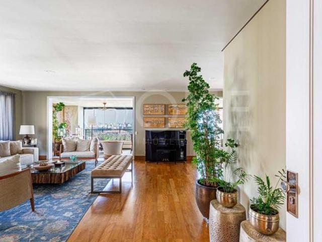 Apartamento à venda no Paraíso