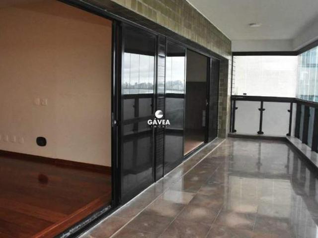 Apartamento à venda no Pompéia em Santos