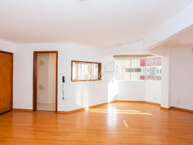Apartamento à venda no Portão