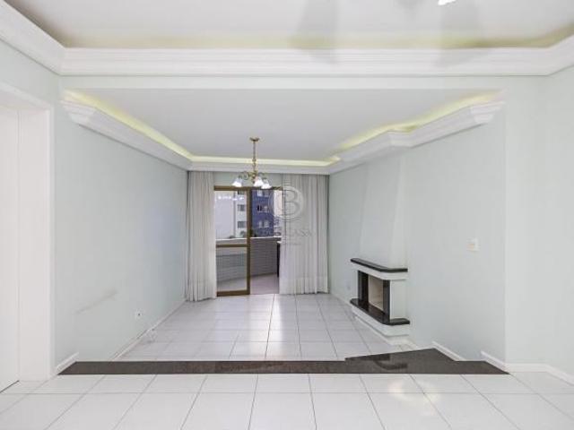 Apartamento à venda no Portão