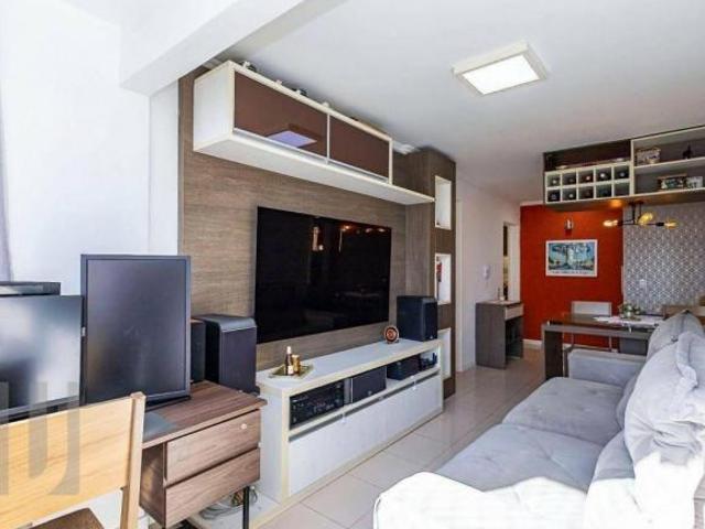 Apartamento à venda no Portão Curitiba, próximo Vila Izabel e Água Verde em condomínio clube