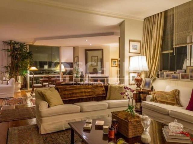 Apartamento à venda no Real Parque com 4 quartos!