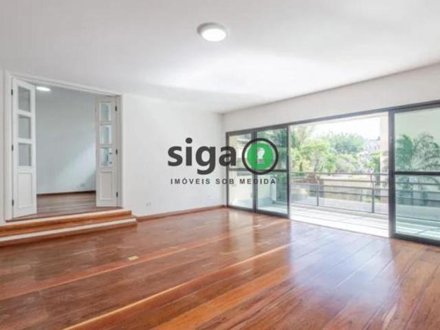 Apartamento á Venda no Real Parque 240m², 3 quartos, 3 vagas