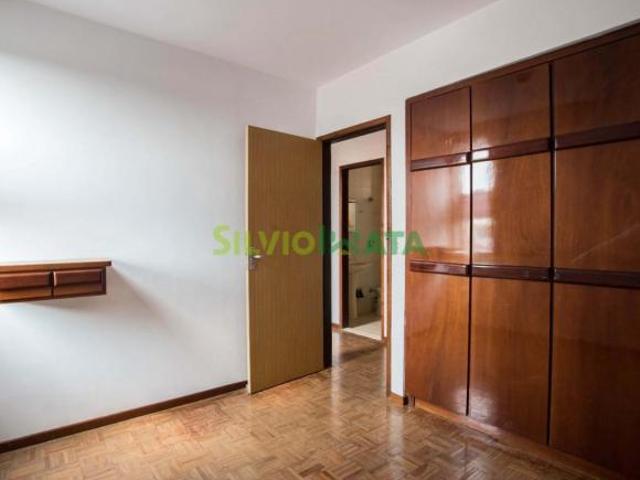 Apartamento à venda no Residencial De Ville Maringá/PR