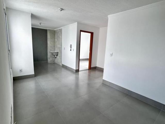 APARTAMENTO À VENDA NO RESIDENCIAL GRAN AMÉRICA REFORMADO, ÚLTIMO ANDAR E NASCENTE