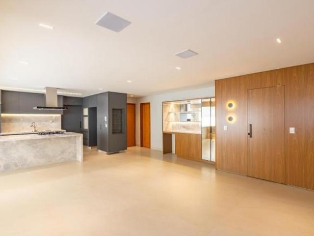 Apartamento à venda no Residencial Serra Dourada com 3 suítes, no Jardim Goiás