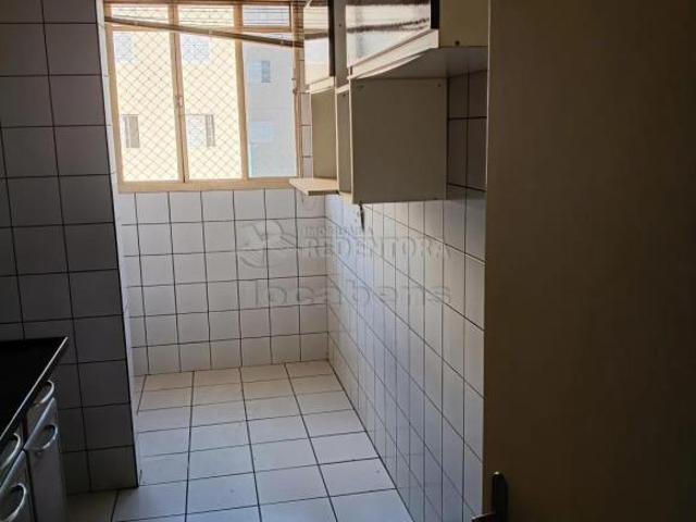 Apartamento à Venda no Rio das Flores I