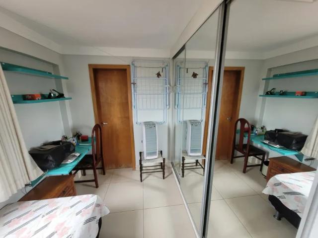 Apartamento a venda no Sudoeste com 93m² sendo 3 Suites e 2 vagas de garagem no Ed Cândida Maria