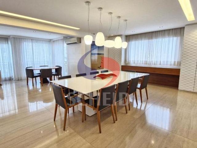 Apartamento á Venda no Santa Cecília com 300m², 4 quartos sendo 2 suíte, 4 vagas