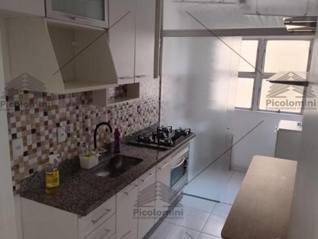 Apartamento à venda no Tatuapé, 3 quartos, Sala com sacada, 1 banheiro, 1 vaga, 67m² de área. academ