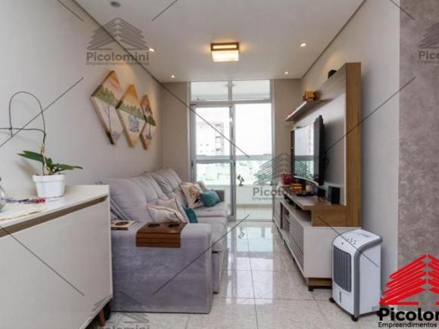 Apartamento a venda no Tatuapé: 3 quartos, 1 suíte, 2 salas, 2 banheiros, 2 vagas de garagem coberta