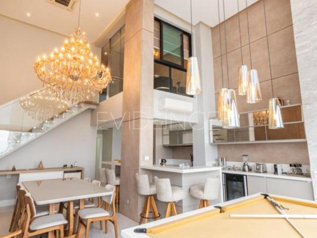 Apartamento à venda no Tatuapé com pé direito duplo, 176 m² com varanda gourmet