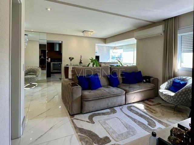 Apartamento à venda no Tatuapé com 131 m² com 3 Suítes e 2 vagas