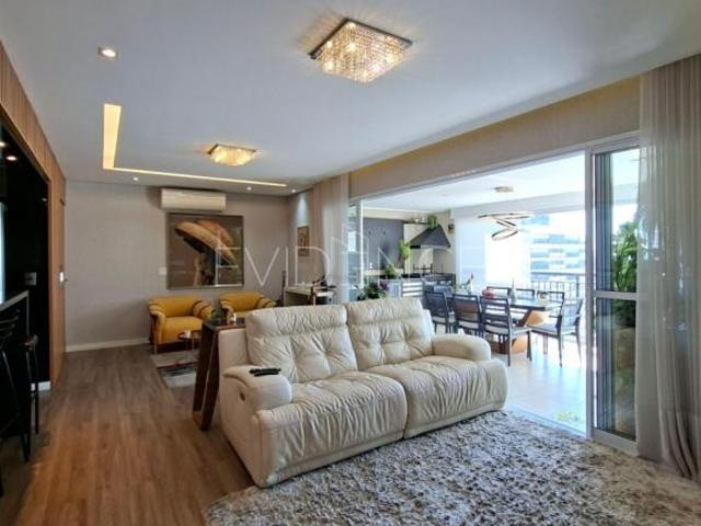 Apartamento à venda no Tatuapé com 135 metros, 3 dormitórios, 3 suítes e 2 vagas
