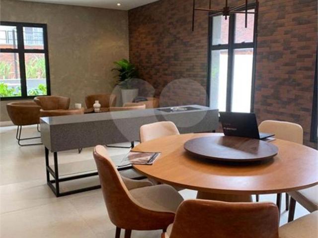 Apartamento à Venda no The Bricks – 2 Dormitórios com Sacada e Lazer Completo