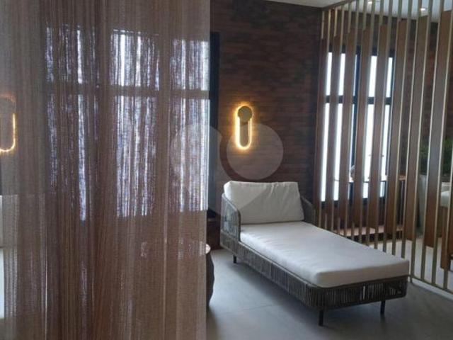 Apartamento à Venda no The Bricks – 2 Dormitórios com Sacada e Lazer Completo