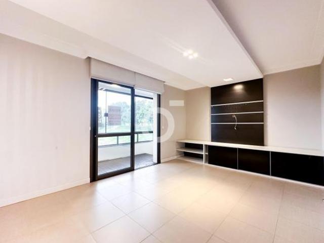 Apartamento à venda no Universitário