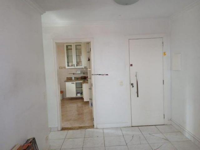 Apartamento à venda no Vila Carmosina