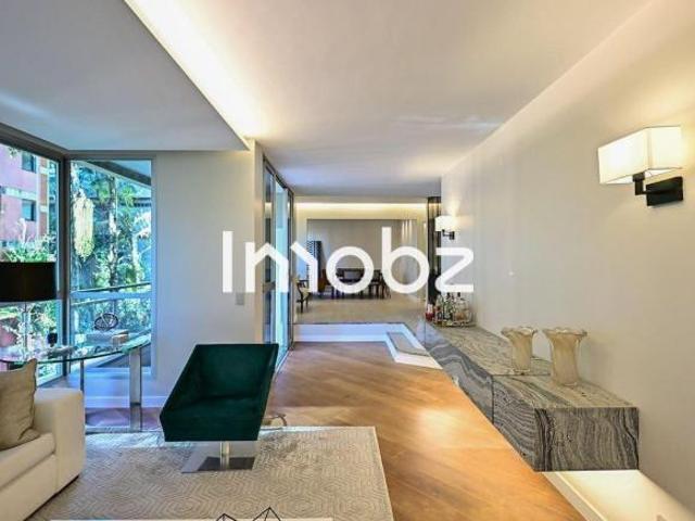 Apartamento à Venda Real Parque, 3 Quartos, 195 m2