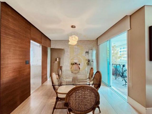 Apartamento á venda no Vogue Alphaville, andar alto, 4 suítes, 4 vagas, depósito, 253m²