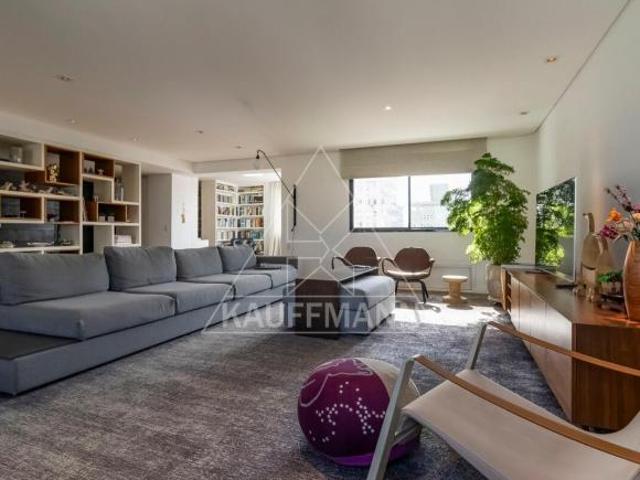 Apartamento à Venda nos Jardins 3 Suítes 4 Vagas 270m² de Área Útil