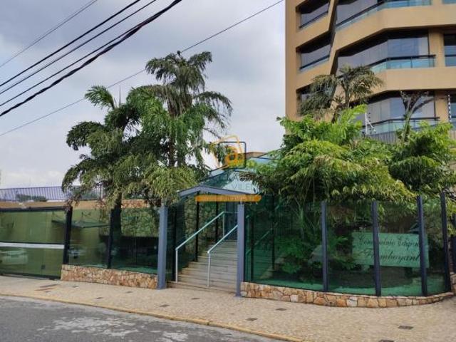 APARTAMENTO À VENDA OU LOCAÇÃO