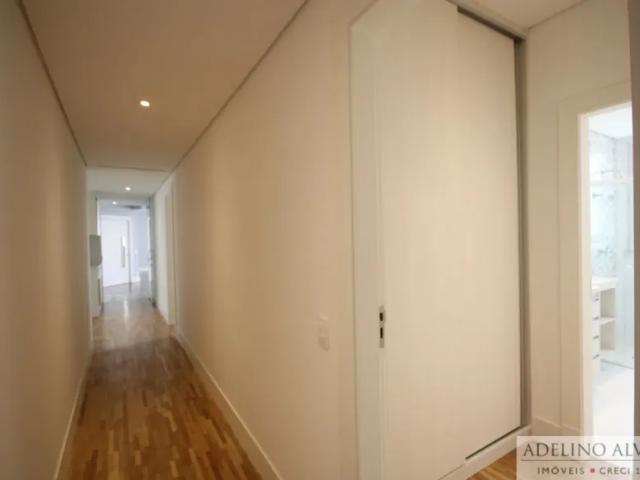Apartamento a venda ou locação em Moema, 3 dormitórios e 244 m²