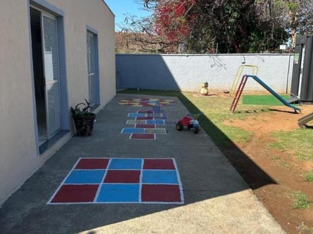 Apartamento à venda ou locação no Areão, Taubaté SP: 2 quartos, sala, banheiro, vaga de garagem!