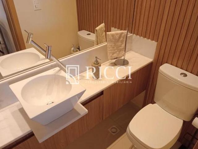 Apartamento à Venda ou Locação no Gonzaga, Santos SP 03 Quartos, 02 Suítes, 2 Salas 120m² 1 Vaga