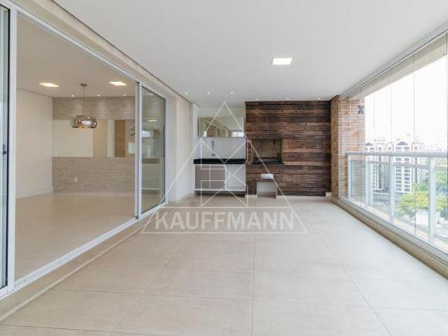 Apartamento à venda ou para locação no Itaim Bibi 3 suítes, 3 dormitórios, 3 vagas, 162 m² A.U