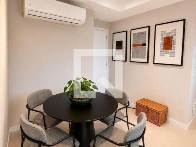 Apartamento à Venda Aclimação, 2 Quartos, 58 m2