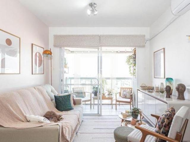 Apartamento à Venda Aclimação, 2 Quartos, 65 m2