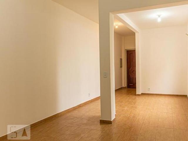 Apartamento à Venda Aclimação, 2 Quartos, 85 m2