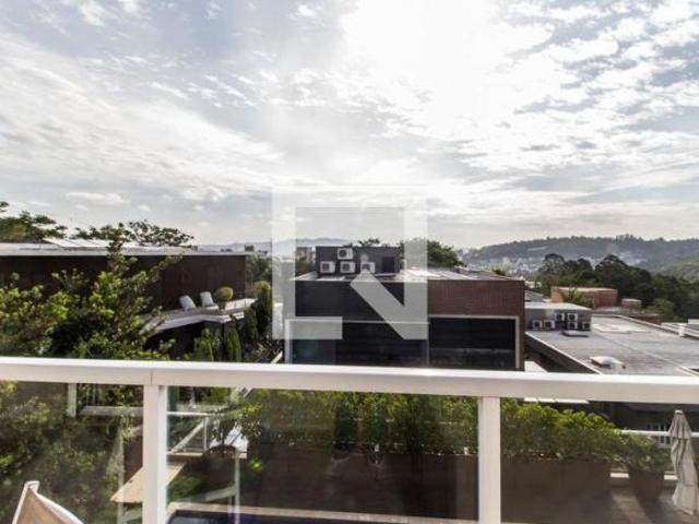 Apartamento à Venda Alphaville, 3 Quartos, 647 m2