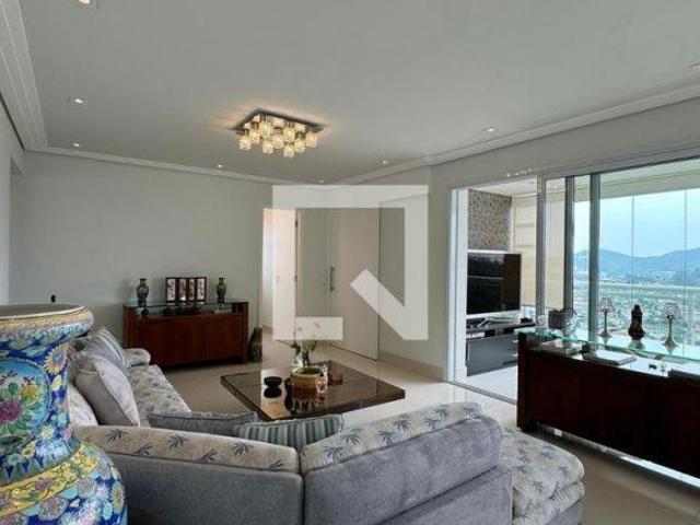 Apartamento à Venda Alphaville, 4 Quartos, 196 m2