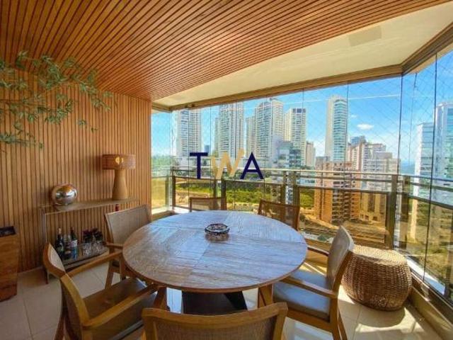 Apartamento á venda, alto padrão com 270m² e 4 suítes, vista para as montanhas no Vila da Serra!