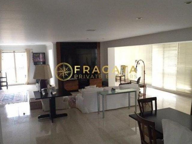 Apartamento á venda, amplo e ensolarado com 4 suítes e 5 vagas Santa Cecília SP