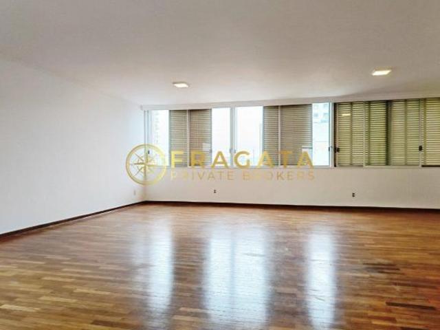 Apartamento à venda andar alto com 210 m² e 2 vagas Higienópolis/SP