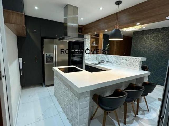Apartamento à venda ao lado do metrô Butantã: 3 quartos, suíte com closet, varanda, 2 vagas 90m²